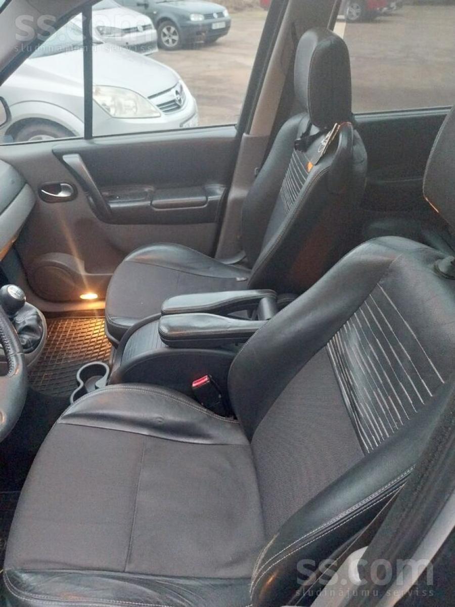 Grey Renault Scenic 2005 in Daugavpils, with an engine capacity of 1.90 L and mileage of 436 thousand km for 1050 €, photo 9 on AUTOMOTO.COM.LV