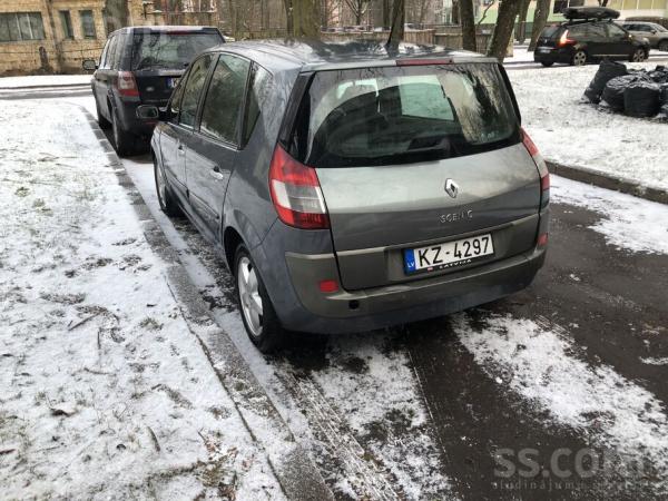 Grey Renault Scenic 2006 in Riga, with an engine capacity of 2.00 L and mileage of 296 thousand km for 1090 €, photo 4 on AUTOMOTO.COM.LV