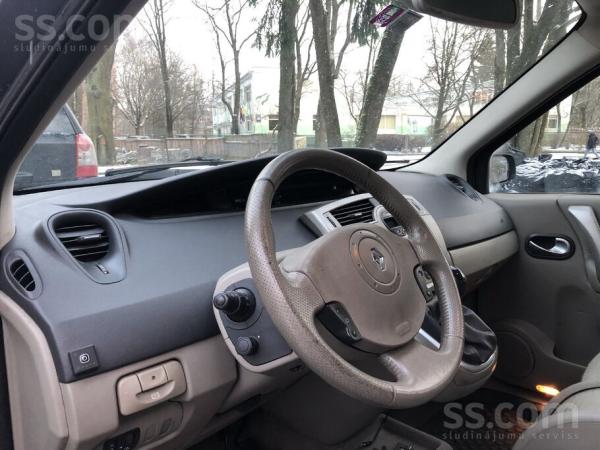 Grey Renault Scenic 2006 in Riga, with an engine capacity of 2.00 L and mileage of 296 thousand km for 1090 €, photo 7 on AUTOMOTO.COM.LV
