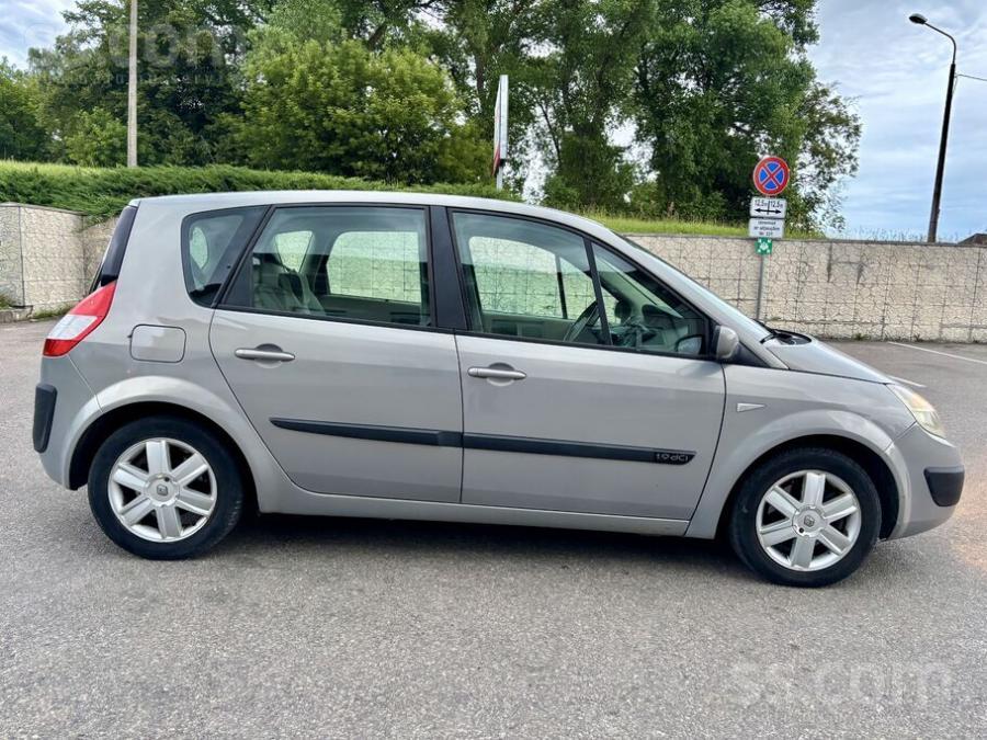 Pelēks Renault Scenic 2006 Daugavpils, ar dzinēja tilpumu 1.90 L un nobraukumu 250 tūkst. km par 1350 €, foto 11 vietnē AUTOMOTO.COM.LV