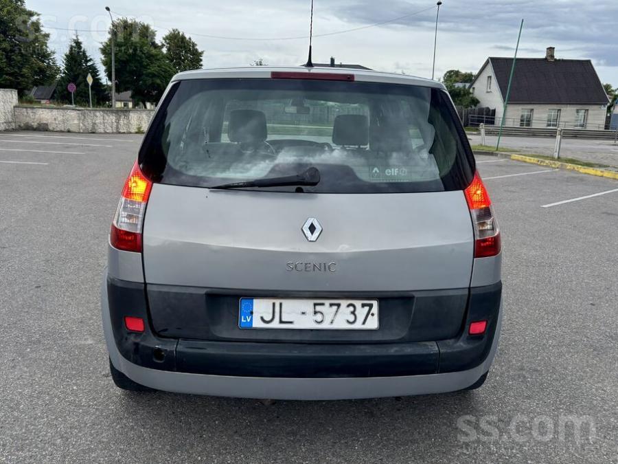 Pelēks Renault Scenic 2006 Daugavpils, ar dzinēja tilpumu 1.90 L un nobraukumu 250 tūkst. km par 1350 €, foto 13 vietnē AUTOMOTO.COM.LV