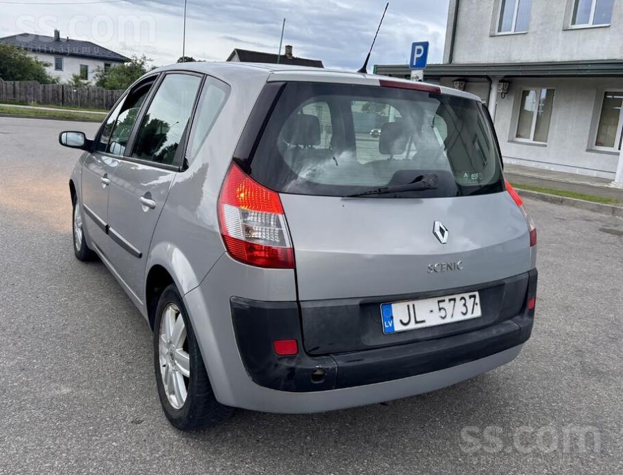 Pelēks Renault Scenic 2006 Daugavpils, ar dzinēja tilpumu 1.90 L un nobraukumu 250 tūkst. km par 1350 €, foto 14 vietnē AUTOMOTO.COM.LV