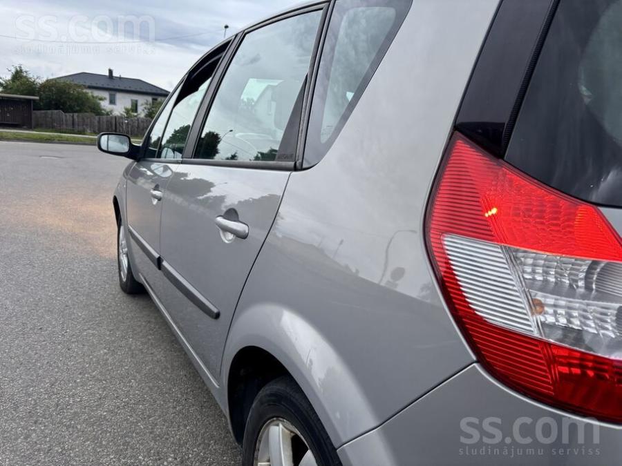 Pelēks Renault Scenic 2006 Daugavpils, ar dzinēja tilpumu 1.90 L un nobraukumu 250 tūkst. km par 1350 €, foto 17 vietnē AUTOMOTO.COM.LV