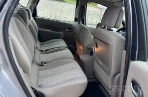 Pelēks Renault Scenic 2006 Daugavpils, ar dzinēja tilpumu 1.90 L un nobraukumu 250 tūkst. km par 1350 €, foto 21 vietnē AUTOMOTO.COM.LV