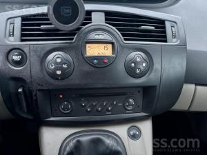 Pelēks Renault Scenic 2006 Daugavpils, ar dzinēja tilpumu 1.90 L un nobraukumu 250 tūkst. km par 1350 €, foto 23 vietnē AUTOMOTO.COM.LV
