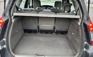 Pelēks Renault Scenic 2006 Daugavpils, ar dzinēja tilpumu 1.90 L un nobraukumu 250 tūkst. km par 1350 €, foto 25 vietnē AUTOMOTO.COM.LV