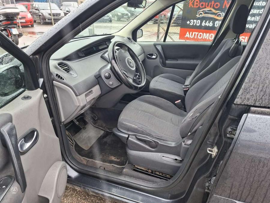 Grey Renault Scenic 2007 in Plunge, with an engine capacity of 1.46 L and mileage of 259 thousand km for 1250 €, photo 14 on AUTOMOTO.COM.LV