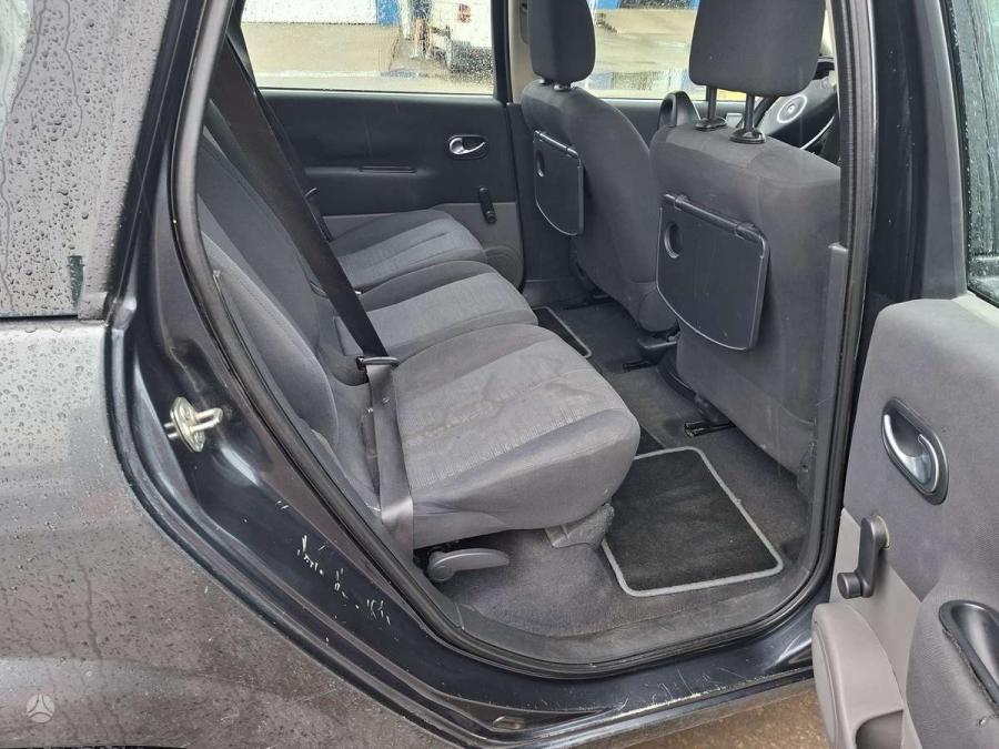 Grey Renault Scenic 2007 in Plunge, with an engine capacity of 1.46 L and mileage of 259 thousand km for 1250 €, photo 19 on AUTOMOTO.COM.LV