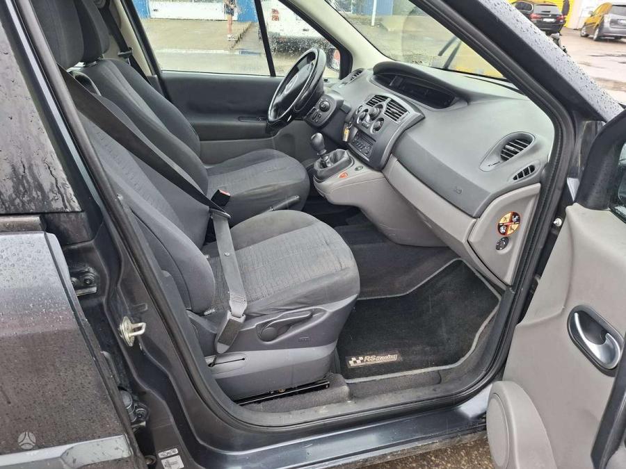 Grey Renault Scenic 2007 in Plunge, with an engine capacity of 1.46 L and mileage of 259 thousand km for 1250 €, photo 20 on AUTOMOTO.COM.LV