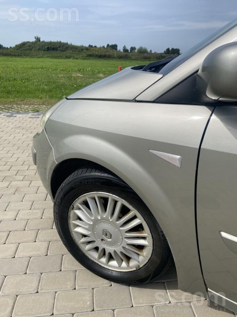 Grey Renault Scenic 2007 in Riga, with an engine capacity of 1.90 L and mileage of 424 thousand km for 1300 €, photo 9 on AUTOMOTO.COM.LV