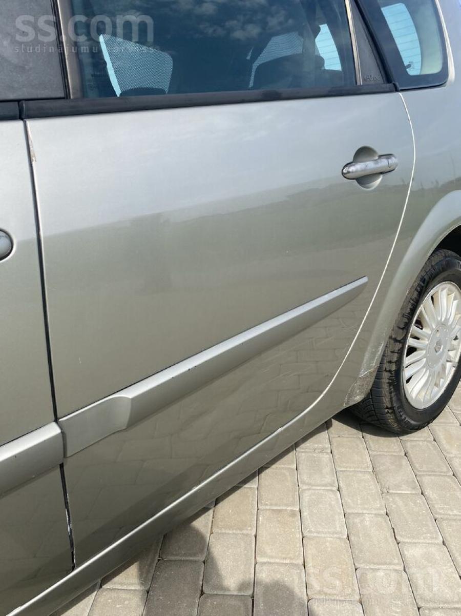 Grey Renault Scenic 2007 in Riga, with an engine capacity of 1.90 L and mileage of 424 thousand km for 1300 €, photo 11 on AUTOMOTO.COM.LV
