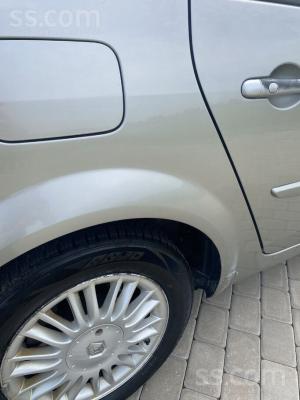 Grey Renault Scenic 2007 in Riga, with an engine capacity of 1.90 L and mileage of 424 thousand km for 1300 €, photo 12 on AUTOMOTO.COM.LV