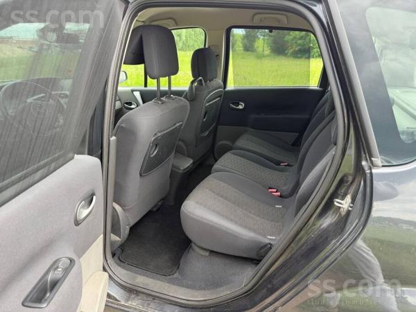 Pelēks Renault Scenic 2008 Rīga, ar dzinēja tilpumu 1.90 L un nobraukumu 258 tūkst. km par 1800 €, foto 3 vietnē AUTOMOTO.COM.LV