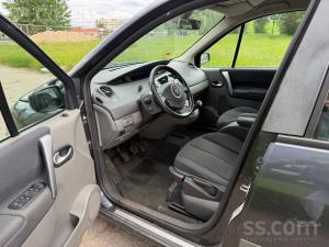 Pelēks Renault Scenic 2008 Rīga, ar dzinēja tilpumu 1.90 L un nobraukumu 258 tūkst. km par 1800 €, foto 4 vietnē AUTOMOTO.COM.LV