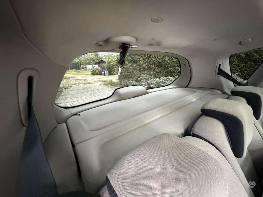 Pelēks Renault Scenic 2008 Viļņa, ar dzinēja tilpumu 1.46 L un nobraukumu 304 tūkst. km par 999 €, foto 12 vietnē AUTOMOTO.COM.LV