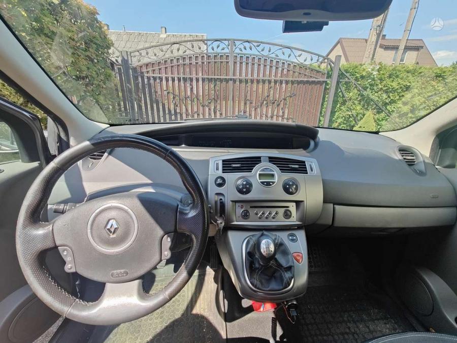Pelēks Renault Scenic 2008 Kupiškis, ar dzinēja tilpumu 1.87 L un nobraukumu 445 tūkst. km par 1200 €, foto 6 vietnē AUTOMOTO.COM.LV