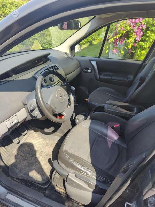 Pelēks Renault Scenic 2008 Kupiškis, ar dzinēja tilpumu 1.87 L un nobraukumu 445 tūkst. km par 1200 €, foto 6 vietnē AUTOMOTO.COM.LV