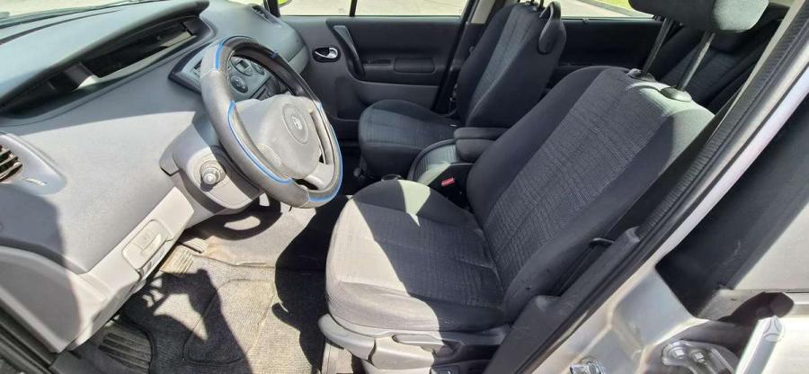 Pelēks Renault Scenic 2008 Viļņa, ar dzinēja tilpumu 1.87 L un nobraukumu 166 tūkst. km par 1650 €, foto 12 vietnē AUTOMOTO.COM.LV
