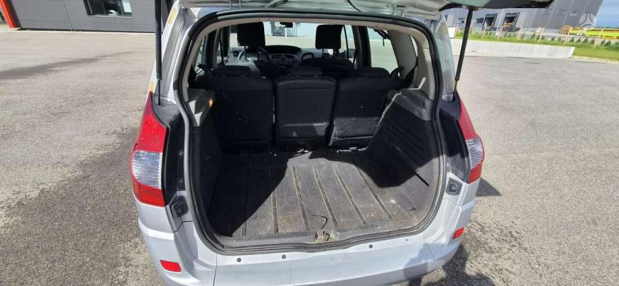 Pelēks Renault Scenic 2008 Viļņa, ar dzinēja tilpumu 1.87 L un nobraukumu 166 tūkst. km par 1650 €, foto 14 vietnē AUTOMOTO.COM.LV