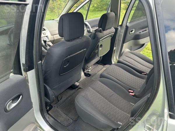 Grey Renault Scenic 2008 in Ogre, with an engine capacity of 1.50 L and mileage of 344 thousand km for 800 €, photo 9 on AUTOMOTO.COM.LV
