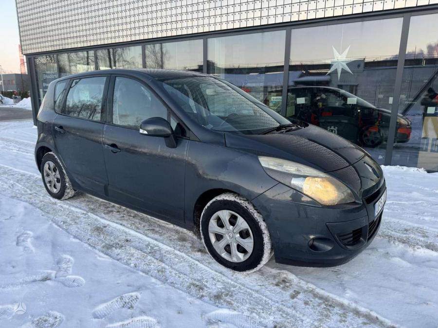 Grey Renault Scenic 2009 in Kaunas, with an engine capacity of 1.46 L and mileage of 270 thousand km for 1650 €, photo 3 on AUTOMOTO.COM.LV
