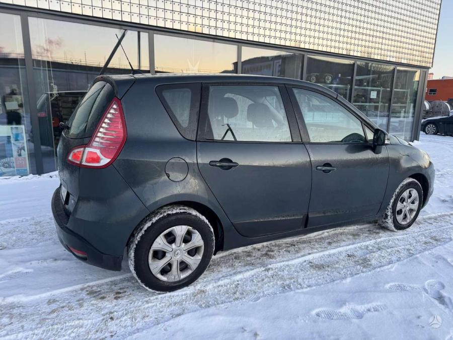 Grey Renault Scenic 2009 in Kaunas, with an engine capacity of 1.46 L and mileage of 270 thousand km for 1650 €, photo 6 on AUTOMOTO.COM.LV