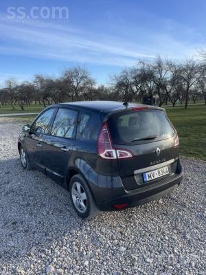 Pelēks Renault Scenic 2009 Jelgava, ar dzinēja tilpumu 1.90 L un nobraukumu 282 tūkst. km par 3300 €, foto 7 vietnē AUTOMOTO.COM.LV