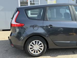 Pelēks Renault Scenic 2009 Rīga, ar dzinēja tilpumu 1.50 L un nobraukumu 309 tūkst. km par 4100 €, foto 9 vietnē AUTOMOTO.COM.LV