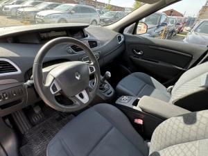 Pelēks Renault Scenic 2009 Rīga, ar dzinēja tilpumu 1.50 L un nobraukumu 309 tūkst. km par 4100 €, foto 15 vietnē AUTOMOTO.COM.LV