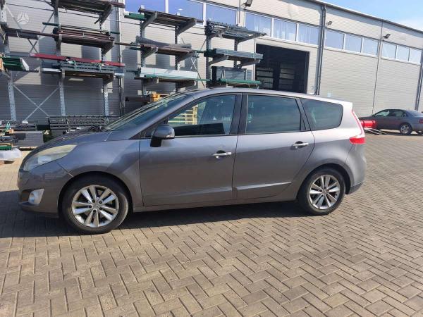 Pelēks Renault Scenic 2009 Viļņa, ar dzinēja tilpumu 2.00 L un nobraukumu 212 tūkst. km par 3750 €, foto 2 vietnē AUTOMOTO.COM.LV