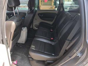 Grey Renault Scenic 2009 in Vilnius, with an engine capacity of 2.00 L and mileage of 212 thousand km for 3750 €, photo 6 on AUTOMOTO.COM.LV
