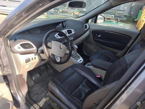 Pelēks Renault Scenic 2009 Viļņa, ar dzinēja tilpumu 2.00 L un nobraukumu 212 tūkst. km par 3750 €, foto 6 vietnē AUTOMOTO.COM.LV