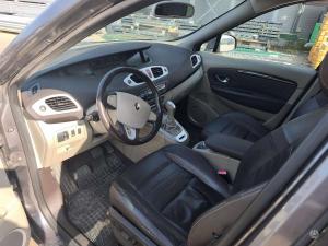 Grey Renault Scenic 2009 in Vilnius, with an engine capacity of 2.00 L and mileage of 212 thousand km for 3750 €, photo 7 on AUTOMOTO.COM.LV