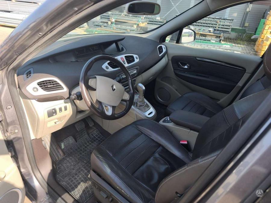 Grey Renault Scenic 2009 in Vilnius, with an engine capacity of 2.00 L and mileage of 212 thousand km for 3750 €, photo 7 on AUTOMOTO.COM.LV