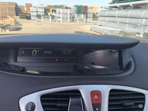 Grey Renault Scenic 2009 in Vilnius, with an engine capacity of 2.00 L and mileage of 212 thousand km for 3750 €, photo 8 on AUTOMOTO.COM.LV