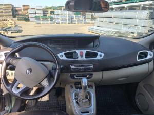 Grey Renault Scenic 2009 in Vilnius, with an engine capacity of 2.00 L and mileage of 212 thousand km for 3750 €, photo 9 on AUTOMOTO.COM.LV