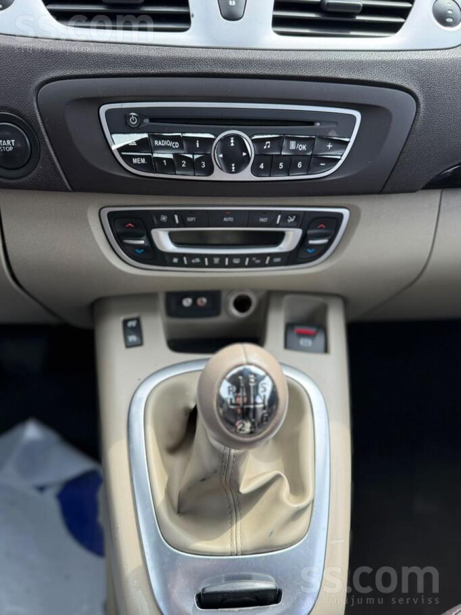 Pelēks Renault Scenic 2009 Jelgava, ar dzinēja tilpumu 1.50 L un nobraukumu 364 tūkst. km par 2200 €, foto 12 vietnē AUTOMOTO.COM.LV