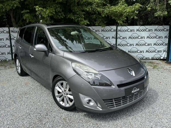 Pelēks Renault Scenic 2009 Viļņa, ar dzinēja tilpumu 2.00 L un nobraukumu 176 tūkst. km par 3900 €, foto 2 vietnē AUTOMOTO.COM.LV