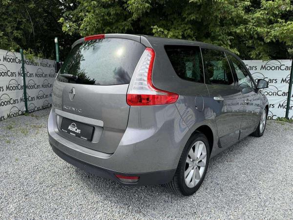 Pelēks Renault Scenic 2009 Viļņa, ar dzinēja tilpumu 2.00 L un nobraukumu 176 tūkst. km par 3900 €, foto 5 vietnē AUTOMOTO.COM.LV