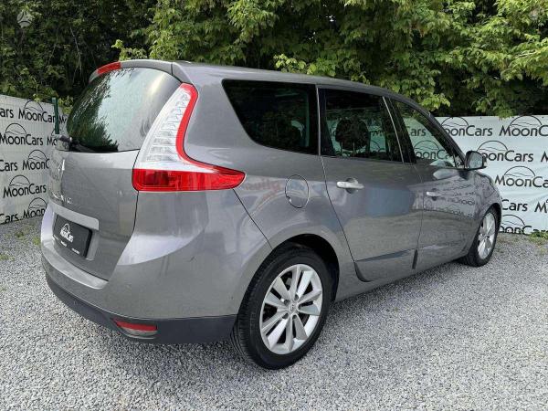 Pelēks Renault Scenic 2009 Viļņa, ar dzinēja tilpumu 2.00 L un nobraukumu 176 tūkst. km par 3900 €, foto 8 vietnē AUTOMOTO.COM.LV