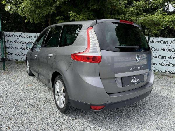 Pelēks Renault Scenic 2009 Viļņa, ar dzinēja tilpumu 2.00 L un nobraukumu 176 tūkst. km par 3900 €, foto 9 vietnē AUTOMOTO.COM.LV
