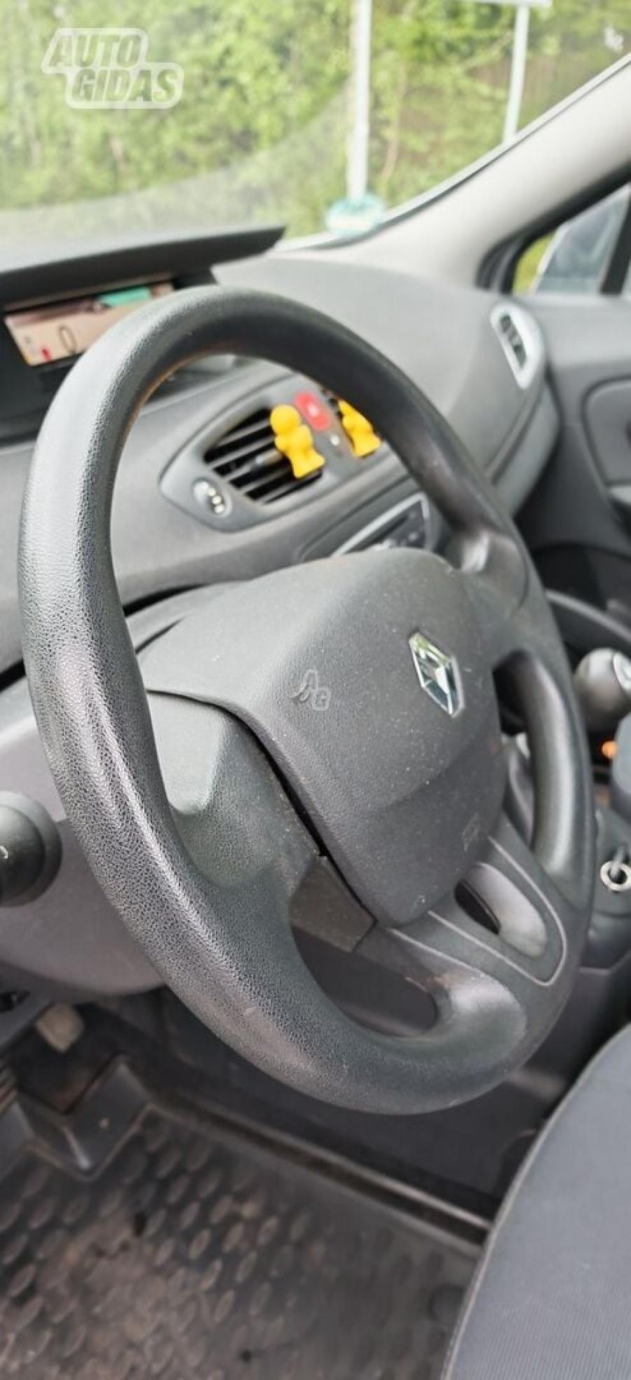 Grey Renault Scenic 2010 in Vilnius, with an engine capacity of 1.60 L and mileage of 199 thousand km for 3100 €, photo 18 on AUTOMOTO.COM.LV