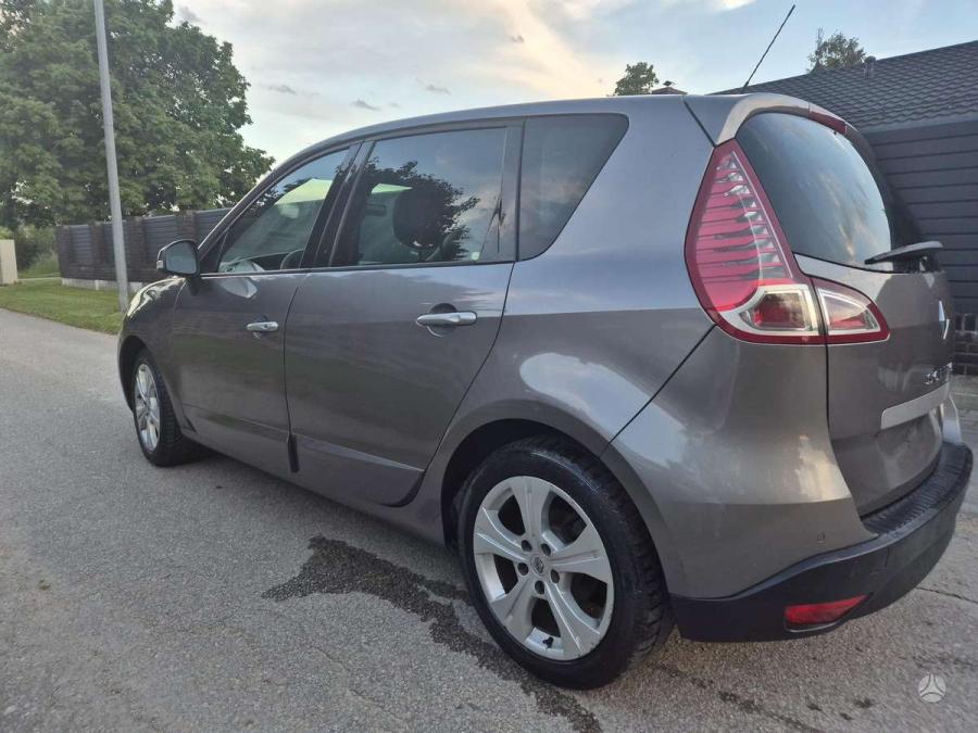 Pelēks Renault Scenic 2010 Kauņa, ar dzinēja tilpumu 1.60 L un nobraukumu 250 tūkst. km par 2950 €, foto 3 vietnē AUTOMOTO.COM.LV