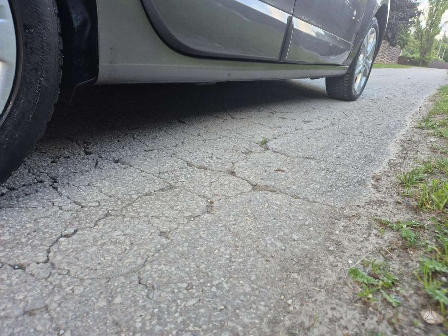 Pelēks Renault Scenic 2010 Kauņa, ar dzinēja tilpumu 1.60 L un nobraukumu 250 tūkst. km par 2950 €, foto 8 vietnē AUTOMOTO.COM.LV