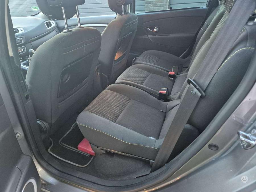 Pelēks Renault Scenic 2010 Kauņa, ar dzinēja tilpumu 1.60 L un nobraukumu 250 tūkst. km par 2950 €, foto 19 vietnē AUTOMOTO.COM.LV