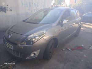 Grey Renault Scenic 2011 in Taurage, with an engine capacity of 1.87 L and mileage of 280 thousand km for 1300 €, photo  on AUTOMOTO.COM.LV