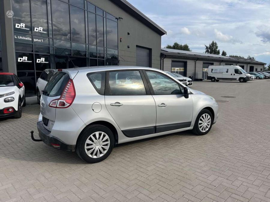 Pelēks Renault Scenic 2011 Tauragė, ar dzinēja tilpumu 1.46 L un nobraukumu 260 tūkst. km par 1900 €, foto 7 vietnē AUTOMOTO.COM.LV