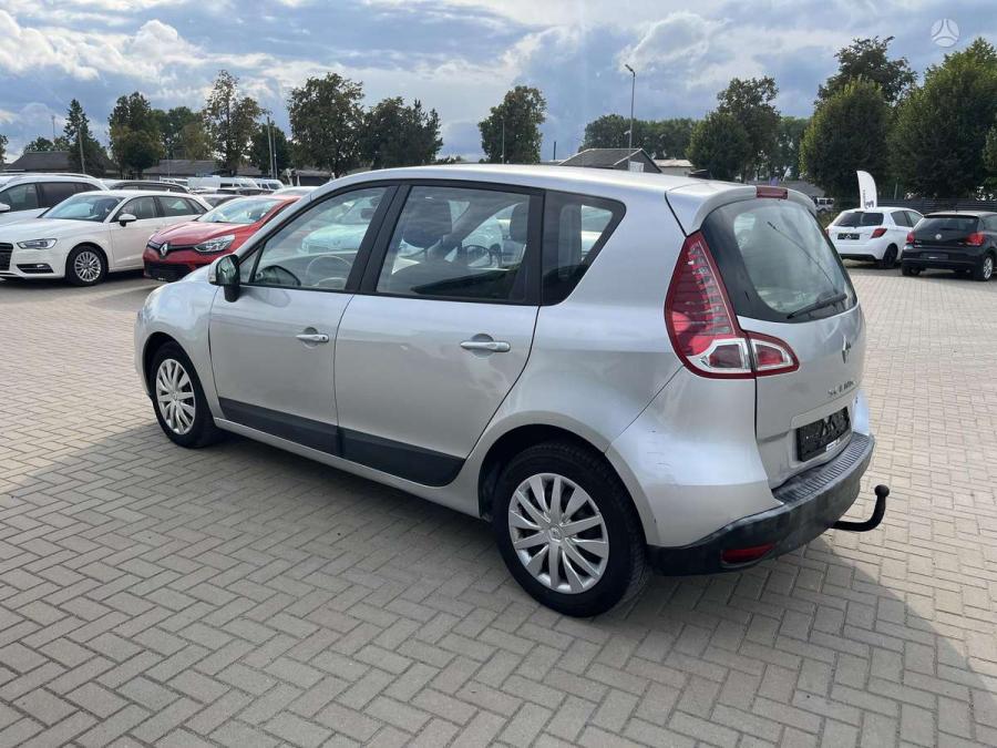 Pelēks Renault Scenic 2011 Tauragė, ar dzinēja tilpumu 1.46 L un nobraukumu 260 tūkst. km par 1900 €, foto 12 vietnē AUTOMOTO.COM.LV