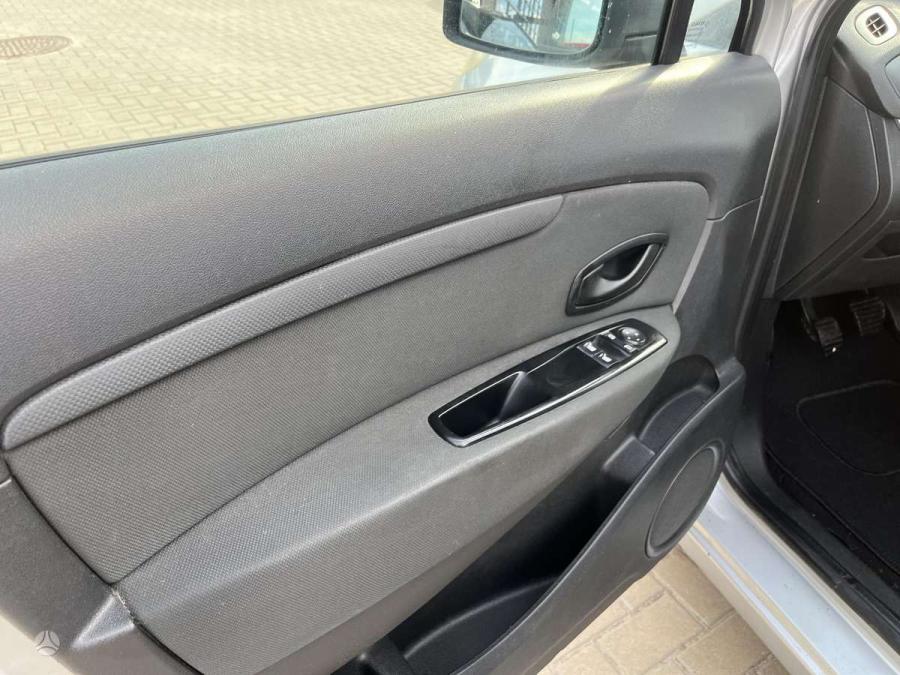 Pelēks Renault Scenic 2011 Tauragė, ar dzinēja tilpumu 1.46 L un nobraukumu 260 tūkst. km par 1900 €, foto 14 vietnē AUTOMOTO.COM.LV