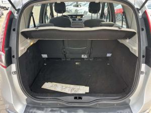 Pelēks Renault Scenic 2011 Tauragė, ar dzinēja tilpumu 1.46 L un nobraukumu 260 tūkst. km par 1900 €, foto 18 vietnē AUTOMOTO.COM.LV
